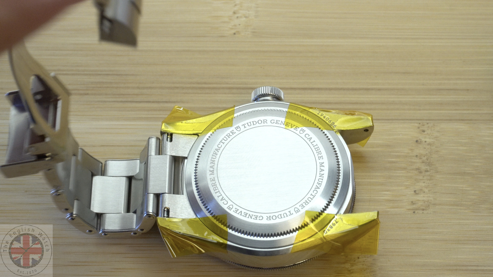 How to Remove a Watch Bracelet — The English Watch